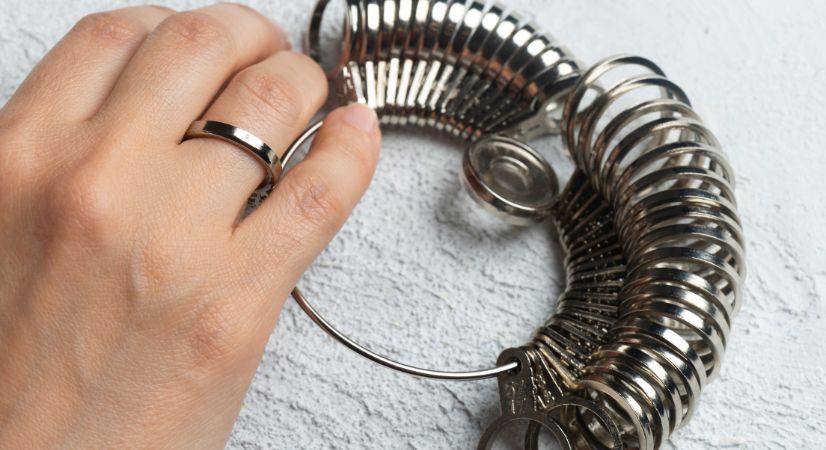 Get the Perfect Fit: A Comprehensive Guide to Engagement Ring Sizes